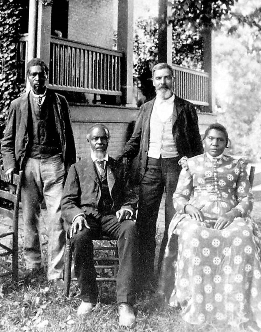 About Us | Rooted in Tradition, Guided by Spirit – The Rootworker's Haus